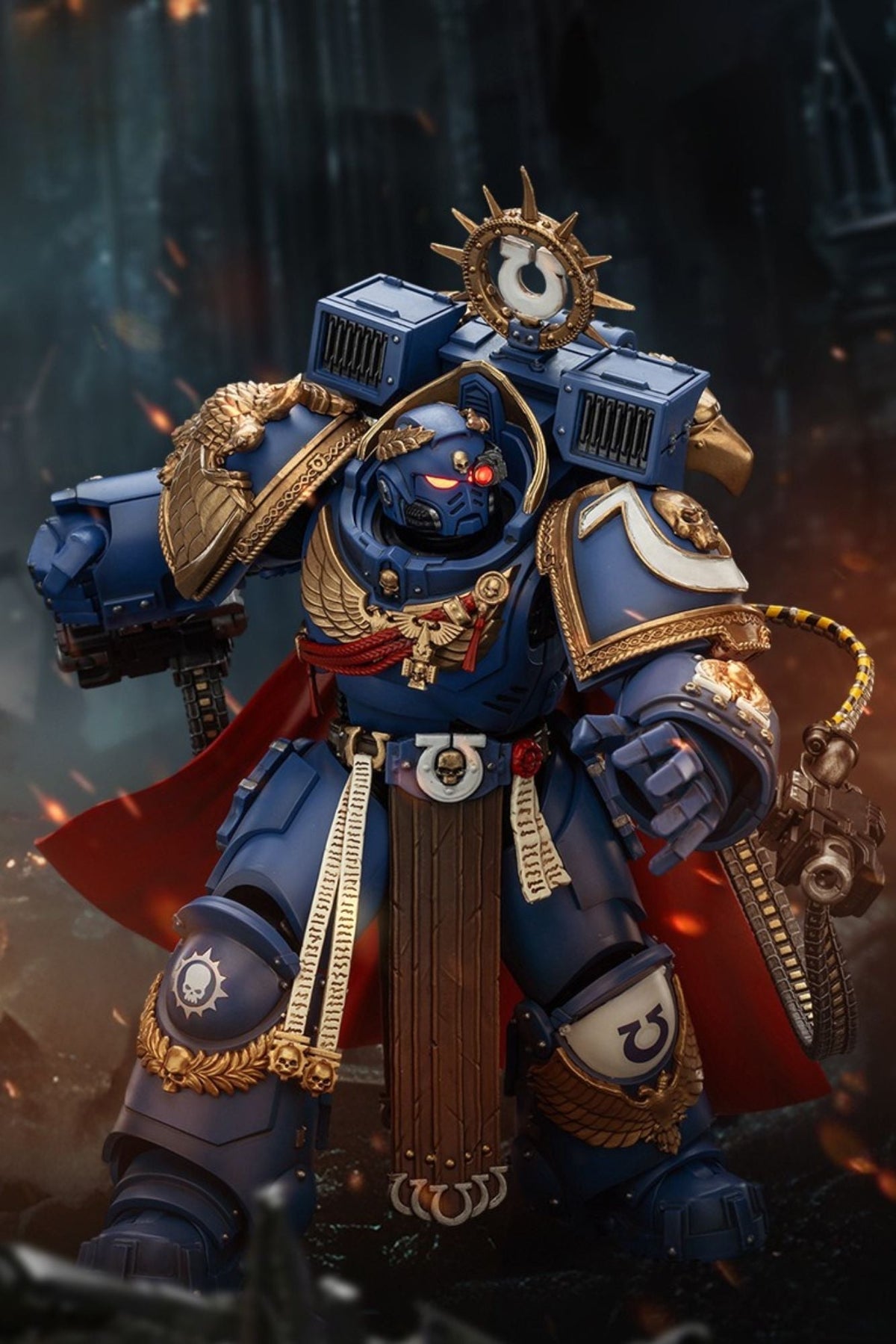 Ultramarines Marneus Calgar | Warhammer 40,000 JoyToy — Heroes World